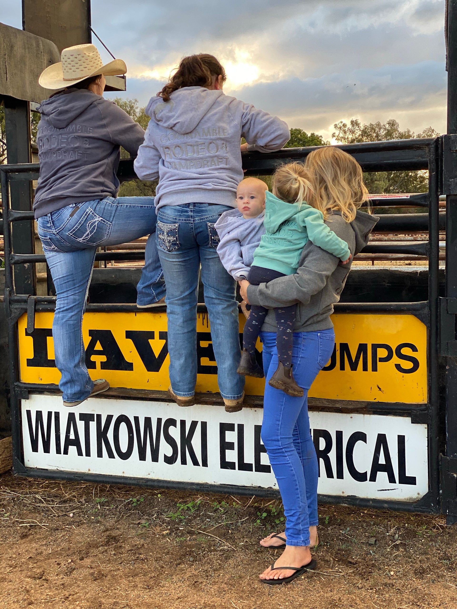 Coonamble Rodeo and Campdraft Merchandise – Jones Made